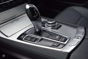 White BMW 730 2013 in Vilnius, with an engine capacity of 2.99 L and mileage of 283 thousand km for 11900 €, photo 21 on AUTOMOTO.COM.LV