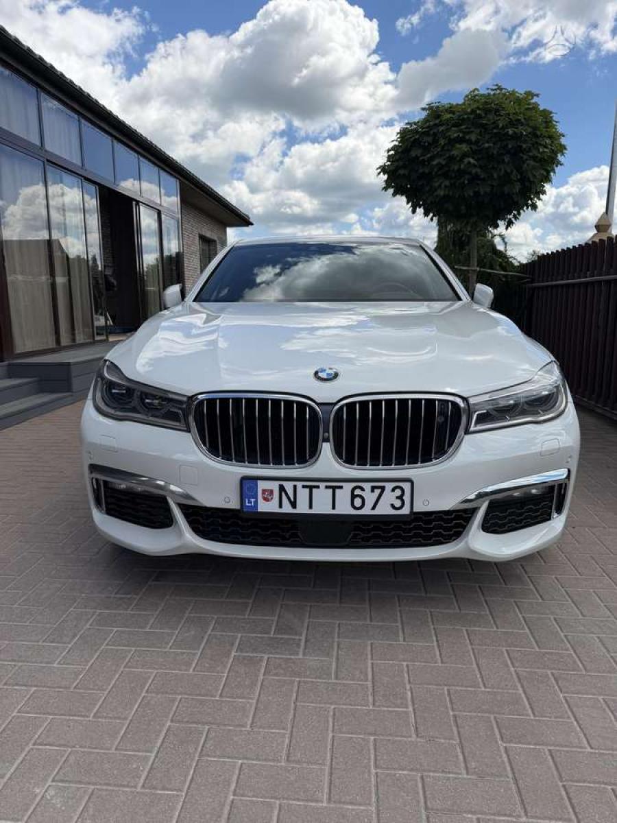 White BMW 730 2017 in Siauliai, with an engine capacity of 2.99 L and mileage of 504 thousand km for 21000 €, photo 4 on AUTOMOTO.COM.LV