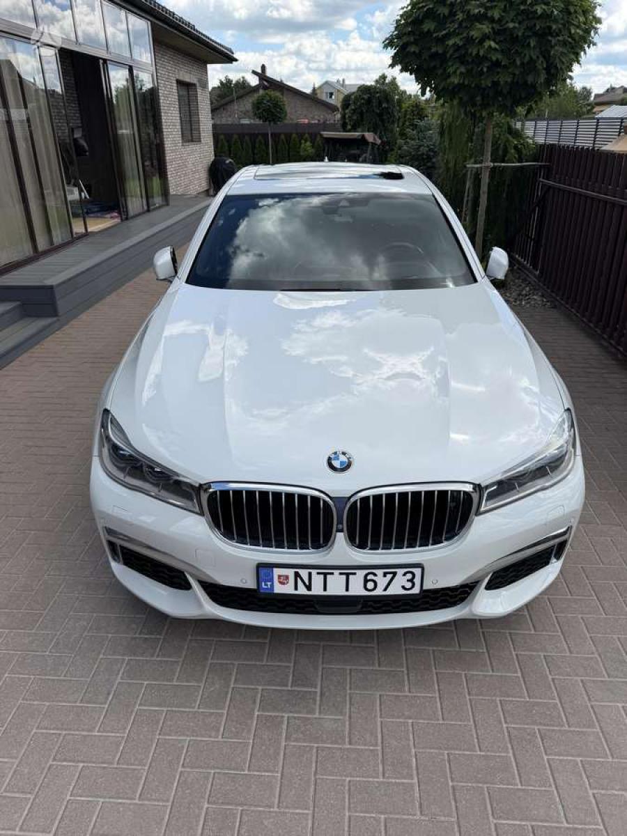 White BMW 730 2017 in Siauliai, with an engine capacity of 2.99 L and mileage of 504 thousand km for 21000 €, photo 5 on AUTOMOTO.COM.LV