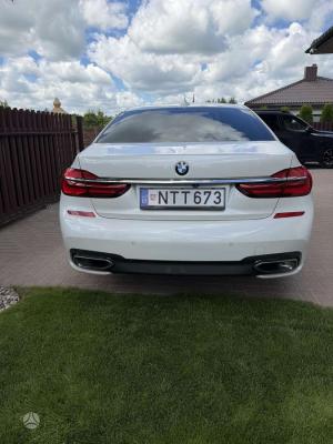 White BMW 730 2017 in Siauliai, with an engine capacity of 2.99 L and mileage of 504 thousand km for 21000 €, photo 6 on AUTOMOTO.COM.LV