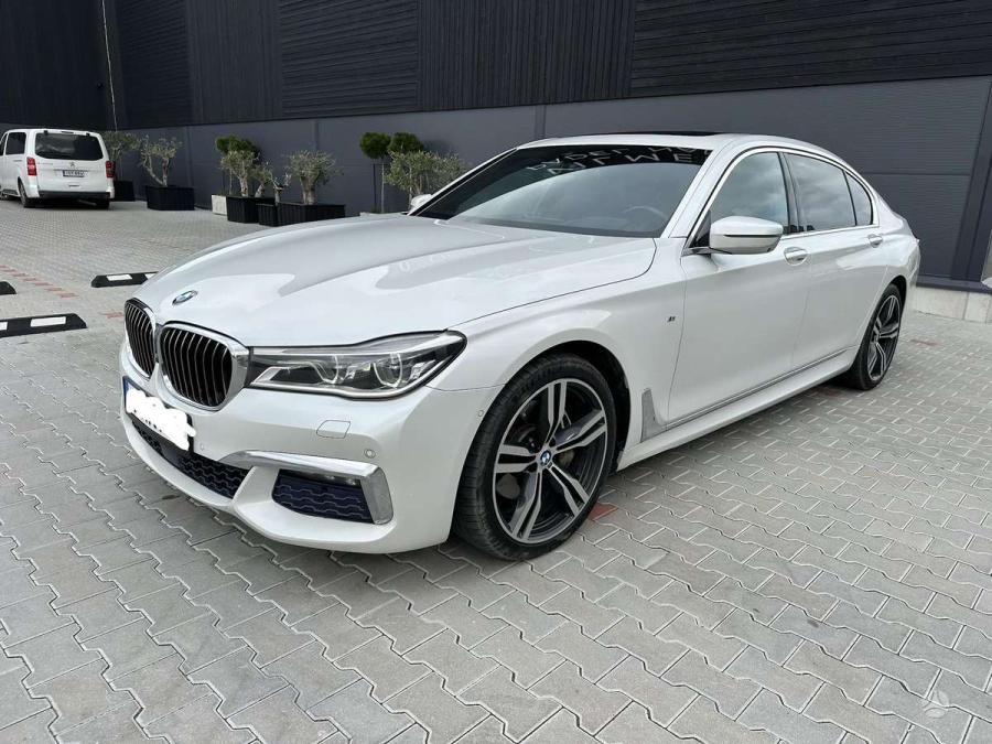 White BMW 730 2017 in Siauliai, with an engine capacity of 2.99 L and mileage of 504 thousand km for 21000 €, photo 8 on AUTOMOTO.COM.LV