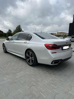 White BMW 730 2017 in Siauliai, with an engine capacity of 2.99 L and mileage of 504 thousand km for 21000 €, photo 11 on AUTOMOTO.COM.LV