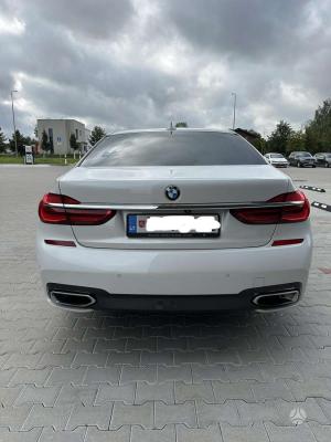 White BMW 730 2017 in Siauliai, with an engine capacity of 2.99 L and mileage of 504 thousand km for 21000 €, photo 12 on AUTOMOTO.COM.LV