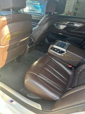 White BMW 730 2017 in Siauliai, with an engine capacity of 2.99 L and mileage of 504 thousand km for 21000 €, photo 17 on AUTOMOTO.COM.LV