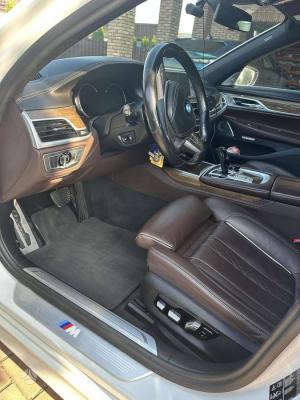 White BMW 730 2017 in Siauliai, with an engine capacity of 2.99 L and mileage of 504 thousand km for 21000 €, photo 18 on AUTOMOTO.COM.LV