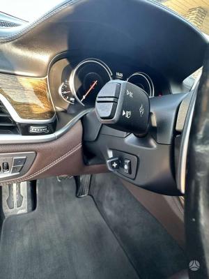 White BMW 730 2017 in Siauliai, with an engine capacity of 2.99 L and mileage of 504 thousand km for 21000 €, photo 21 on AUTOMOTO.COM.LV