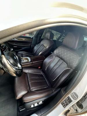 White BMW 730 2017 in Siauliai, with an engine capacity of 2.99 L and mileage of 504 thousand km for 21000 €, photo 24 on AUTOMOTO.COM.LV
