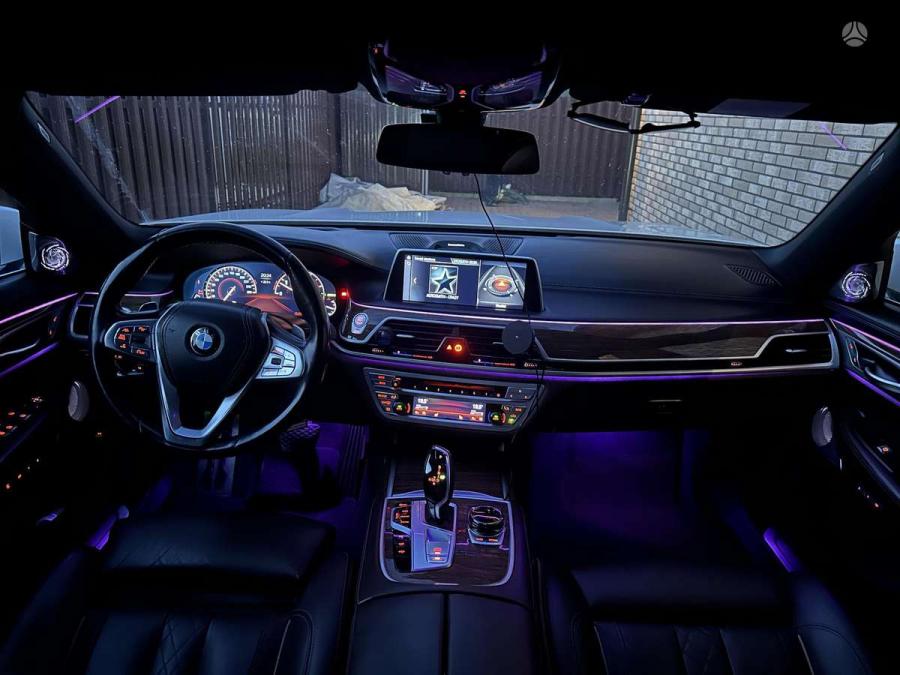 White BMW 730 2017 in Siauliai, with an engine capacity of 2.99 L and mileage of 504 thousand km for 21000 €, photo 32 on AUTOMOTO.COM.LV