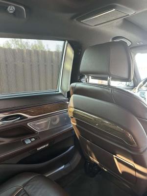 White BMW 730 2017 in Siauliai, with an engine capacity of 2.99 L and mileage of 504 thousand km for 21000 €, photo 39 on AUTOMOTO.COM.LV