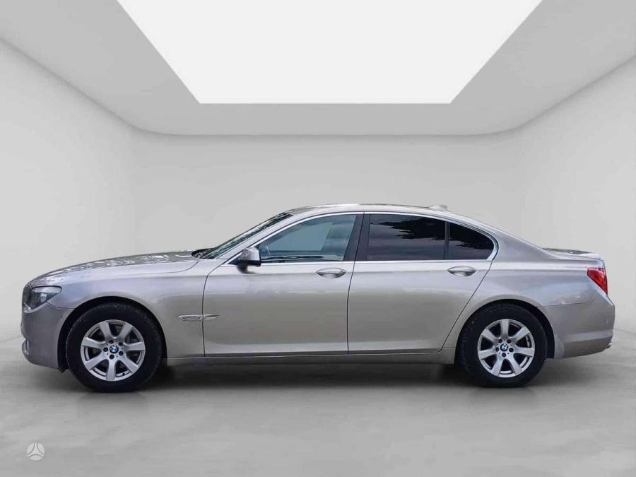 Dzeltens BMW 730 2009 Viļņa, ar dzinēja tilpumu 3.00 L un nobraukumu 252 tūkst. km par 10290 €, foto 3 vietnē AUTOMOTO.COM.LV