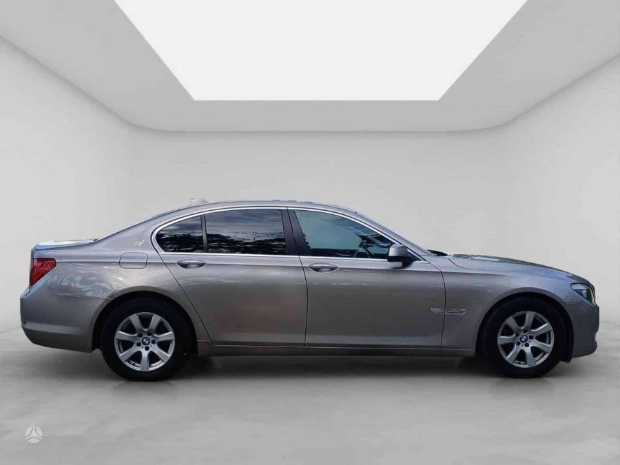 Dzeltens BMW 730 2009 Viļņa, ar dzinēja tilpumu 3.00 L un nobraukumu 252 tūkst. km par 10290 €, foto 6 vietnē AUTOMOTO.COM.LV