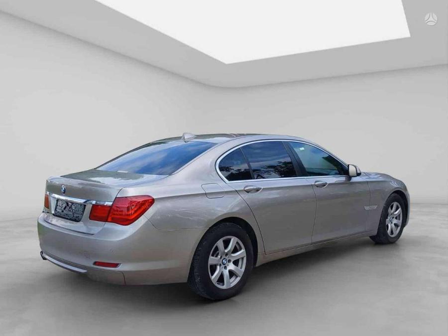 Dzeltens BMW 730 2009 Viļņa, ar dzinēja tilpumu 3.00 L un nobraukumu 252 tūkst. km par 10290 €, foto 7 vietnē AUTOMOTO.COM.LV