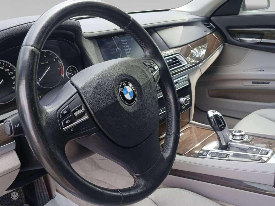 Dzeltens BMW 730 2009 Viļņa, ar dzinēja tilpumu 3.00 L un nobraukumu 252 tūkst. km par 10290 €, foto 9 vietnē AUTOMOTO.COM.LV