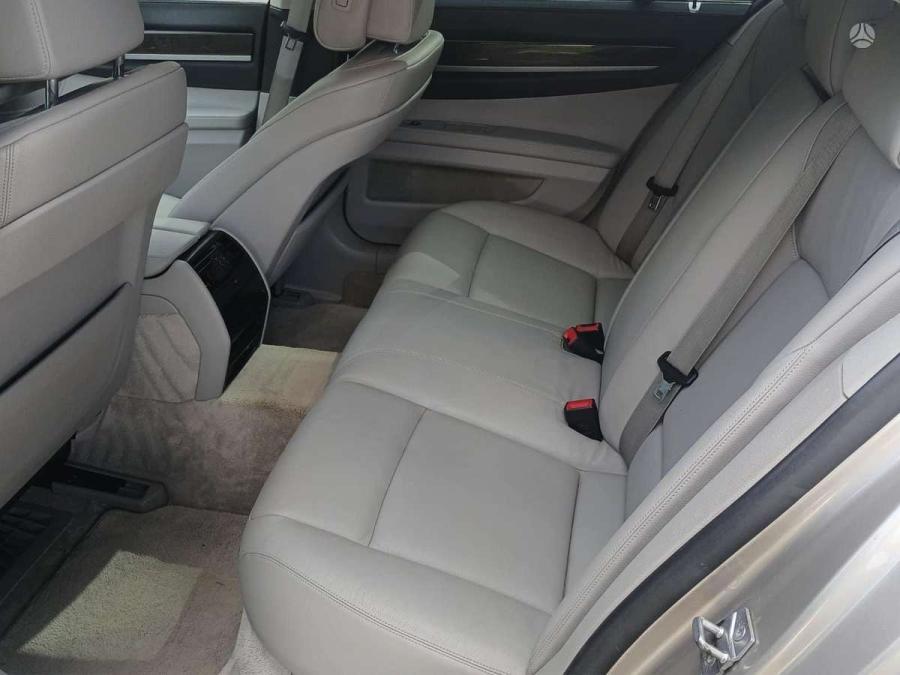 Dzeltens BMW 730 2009 Viļņa, ar dzinēja tilpumu 3.00 L un nobraukumu 252 tūkst. km par 10290 €, foto 16 vietnē AUTOMOTO.COM.LV