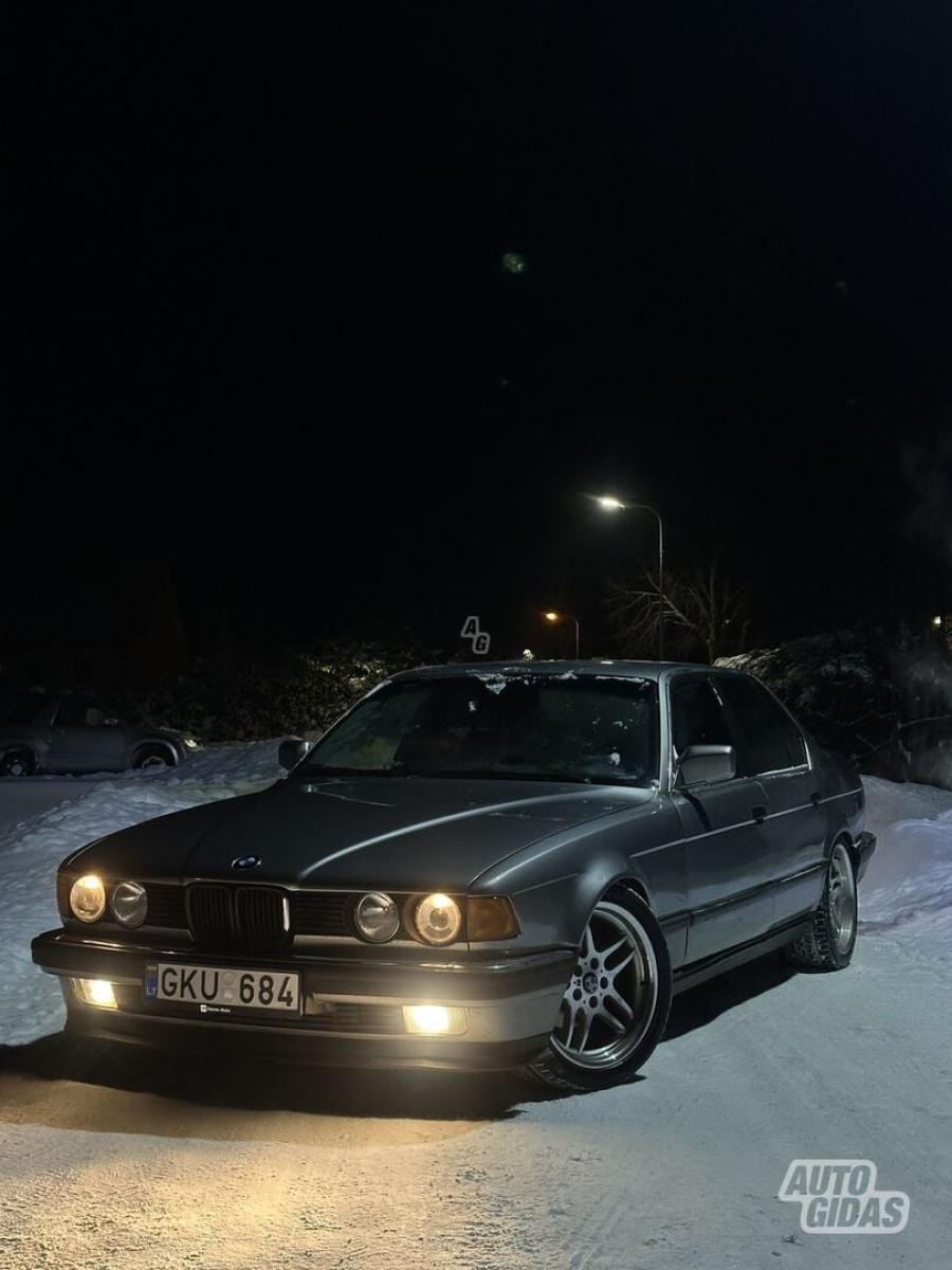 Pelēks BMW 732 1987 Viļņa, ar dzinēja tilpumu 3.40 L un nobraukumu 410 tūkst. km par 5000 €, foto 3 vietnē AUTOMOTO.COM.LV