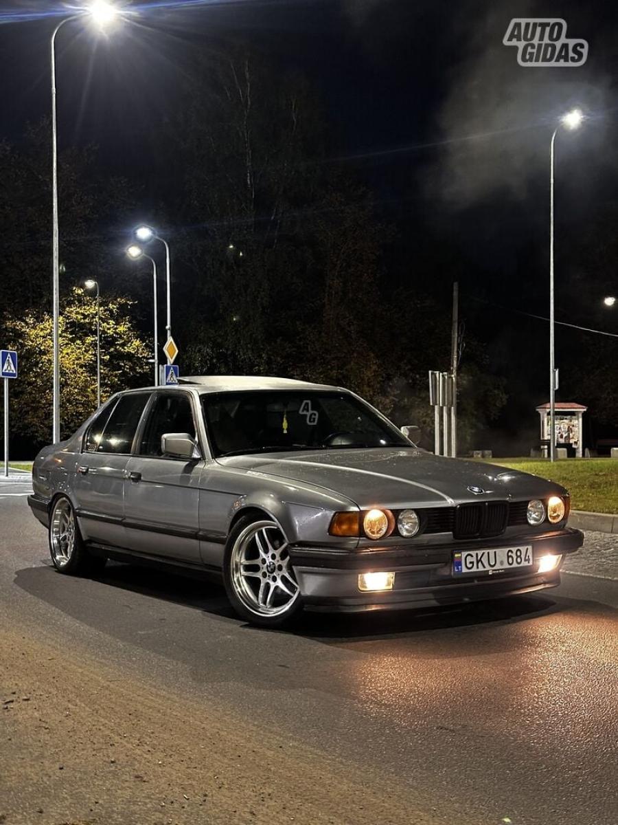 Pelēks BMW 732 1987 Viļņa, ar dzinēja tilpumu 3.40 L un nobraukumu 410 tūkst. km par 5000 €, foto 17 vietnē AUTOMOTO.COM.LV