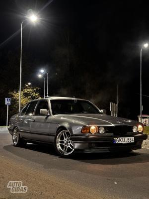Pelēks BMW 732 1987 Viļņa, ar dzinēja tilpumu 3.40 L un nobraukumu 410 tūkst. km par 5000 €, foto 18 vietnē AUTOMOTO.COM.LV