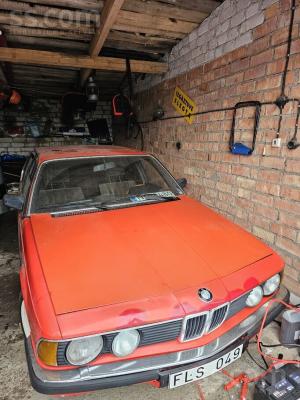 Red BMW 732 1980 in Kuldiga, with an engine capacity of 3.30 L and mileage of 300 thousand km for 3500 €, photo  on AUTOMOTO.COM.LV