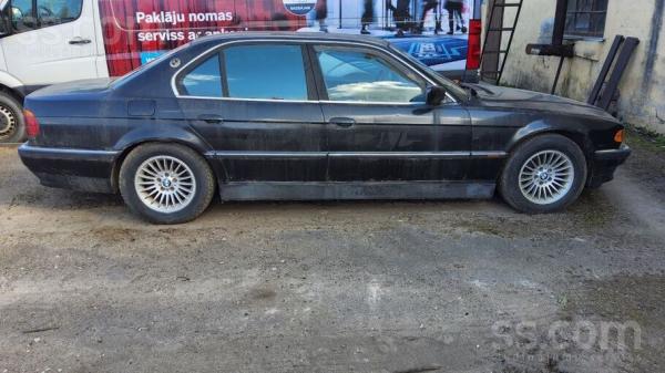 Черный БМВ 735 1999 в Огре, объемом двигателя 3.50 л и пробегом 390 тыс. км за 1700 €, фото 1 на AUTOMOTO.COM.LV