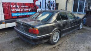 Melns BMW 735 1999 Ogre, ar dzinēja tilpumu 3.50 L un nobraukumu 390 tūkst. km par 1700 €, foto 4 vietnē AUTOMOTO.COM.LV