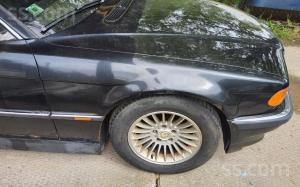 Melns BMW 735 1999 Ogre, ar dzinēja tilpumu 3.50 L un nobraukumu 390 tūkst. km par 1700 €, foto 14 vietnē AUTOMOTO.COM.LV
