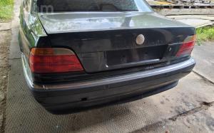 Melns BMW 735 1999 Ogre, ar dzinēja tilpumu 3.50 L un nobraukumu 390 tūkst. km par 1700 €, foto 16 vietnē AUTOMOTO.COM.LV