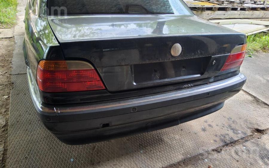 Melns BMW 735 1999 Ogre, ar dzinēja tilpumu 3.50 L un nobraukumu 390 tūkst. km par 1700 €, foto 16 vietnē AUTOMOTO.COM.LV