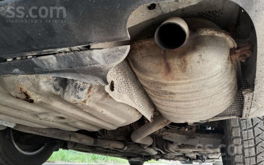 Melns BMW 735 1999 Ogre, ar dzinēja tilpumu 3.50 L un nobraukumu 390 tūkst. km par 1700 €, foto 19 vietnē AUTOMOTO.COM.LV