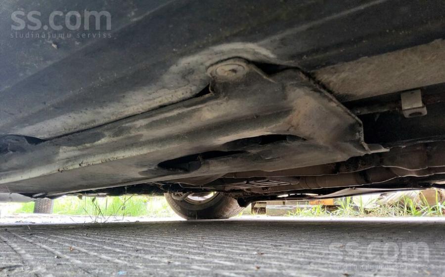 Melns BMW 735 1999 Ogre, ar dzinēja tilpumu 3.50 L un nobraukumu 390 tūkst. km par 1700 €, foto 20 vietnē AUTOMOTO.COM.LV