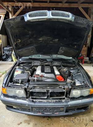 Melns BMW 735 1999 Ogre, ar dzinēja tilpumu 3.50 L un nobraukumu 390 tūkst. km par 1700 €, foto 21 vietnē AUTOMOTO.COM.LV