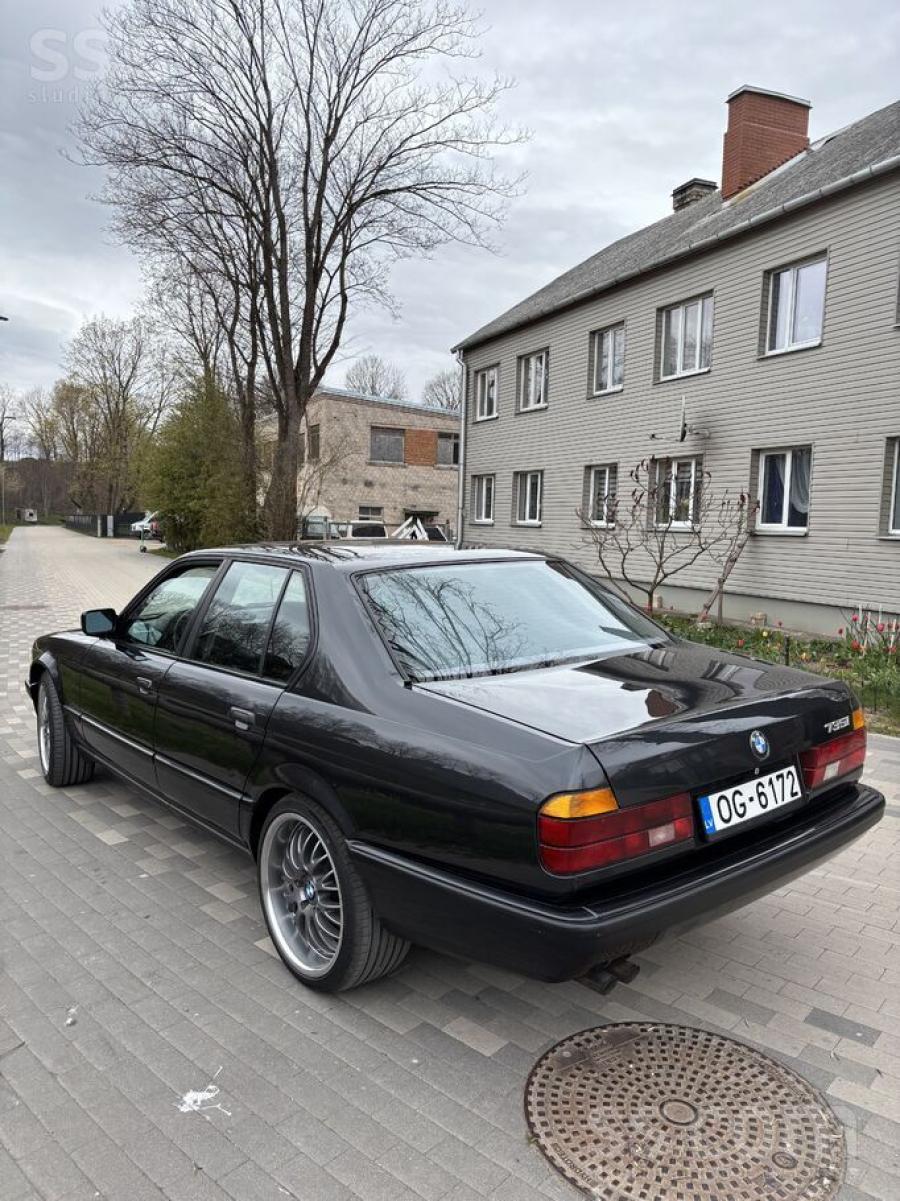 Черный БМВ 735 1990 в Резекне, объемом двигателя 3.50 л и пробегом 0 тыс. км за 12100 €, фото 3 на AUTOMOTO.COM.LV