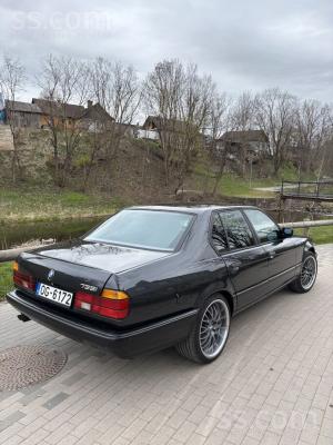 Черный БМВ 735 1990 в Резекне, объемом двигателя 3.50 л и пробегом 0 тыс. км за 12100 €, фото 4 на AUTOMOTO.COM.LV