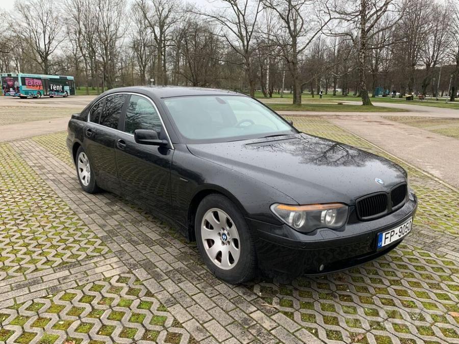 Black BMW 735 2002 in Ventspils, with an engine capacity of 3.60 L and mileage of 294 thousand km for 2770 €, photo 1 on AUTOMOTO.COM.LV