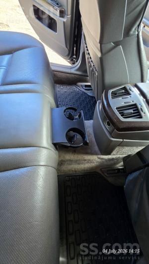 Melns BMW 735 2002 Jūrmala, ar dzinēja tilpumu 3.60 L un nobraukumu 435 tūkst. km par 3800 €, foto 9 vietnē AUTOMOTO.COM.LV