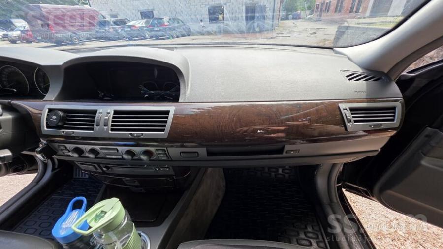 Melns BMW 735 2002 Jūrmala, ar dzinēja tilpumu 3.60 L un nobraukumu 435 tūkst. km par 3800 €, foto 10 vietnē AUTOMOTO.COM.LV