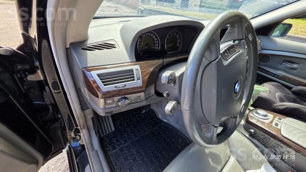 Melns BMW 735 2002 Jūrmala, ar dzinēja tilpumu 3.60 L un nobraukumu 435 tūkst. km par 3800 €, foto 10 vietnē AUTOMOTO.COM.LV