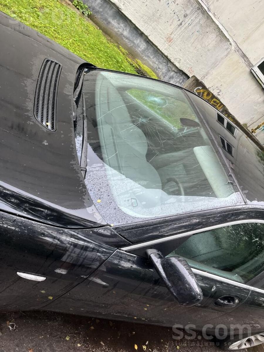 Melns BMW 735 2002 Rīga, ar dzinēja tilpumu 3.60 L un nobraukumu 180 tūkst. km par 1250 €, foto 3 vietnē AUTOMOTO.COM.LV