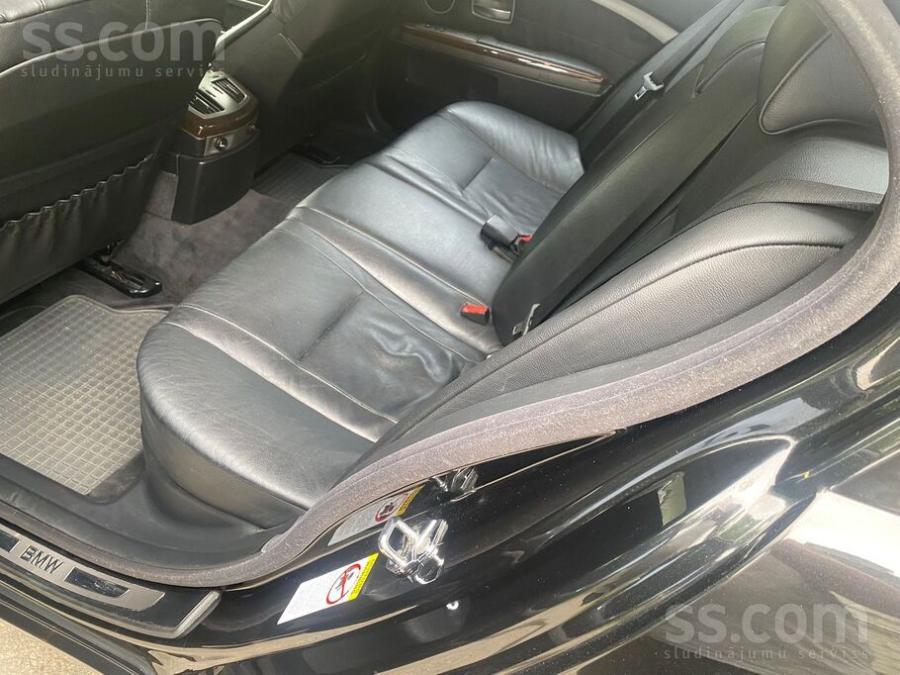 Melns BMW 735 2003 Jelgava, ar dzinēja tilpumu 3.60 L un nobraukumu 187 tūkst. km par 5000 €, foto 5 vietnē AUTOMOTO.COM.LV