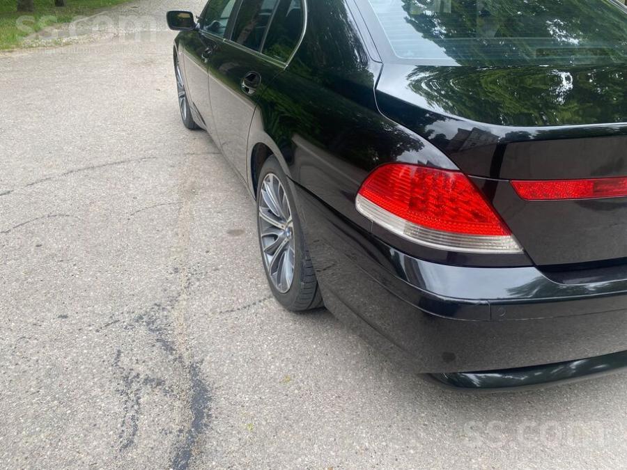 Melns BMW 735 2003 Jelgava, ar dzinēja tilpumu 3.60 L un nobraukumu 187 tūkst. km par 5000 €, foto 12 vietnē AUTOMOTO.COM.LV