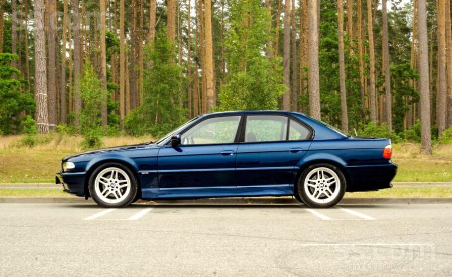 Blue BMW 735 2000 in Riga, with an engine capacity of 3.50 L and mileage of 147 thousand km for 13590 €, photo 6 on AUTOMOTO.COM.LV
