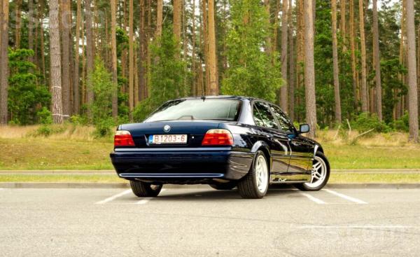 Zils BMW 735 2000 Rīga, ar dzinēja tilpumu 3.50 L un nobraukumu 147 tūkst. km par 13590 €, foto 6 vietnē AUTOMOTO.COM.LV