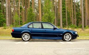 Blue BMW 735 2000 in Riga, with an engine capacity of 3.50 L and mileage of 147 thousand km for 13590 €, photo 10 on AUTOMOTO.COM.LV