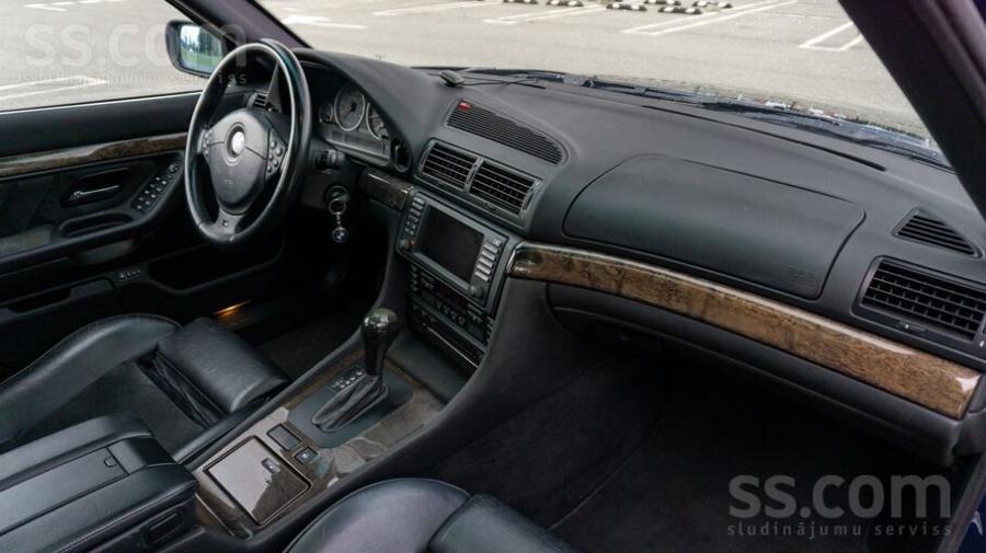 Blue BMW 735 2000 in Riga, with an engine capacity of 3.50 L and mileage of 147 thousand km for 13590 €, photo 12 on AUTOMOTO.COM.LV