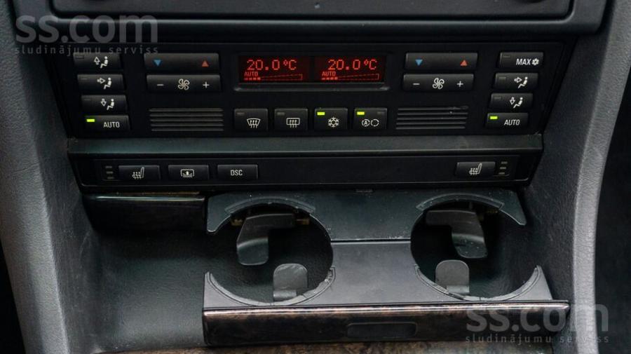 Blue BMW 735 2000 in Riga, with an engine capacity of 3.50 L and mileage of 147 thousand km for 13590 €, photo 16 on AUTOMOTO.COM.LV