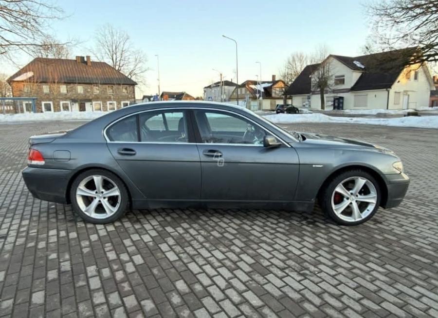 Blue BMW 735 2002 in Siauliai, with an engine capacity of 3.60 L and mileage of 450 thousand km for 2199 €, photo 6 on AUTOMOTO.COM.LV