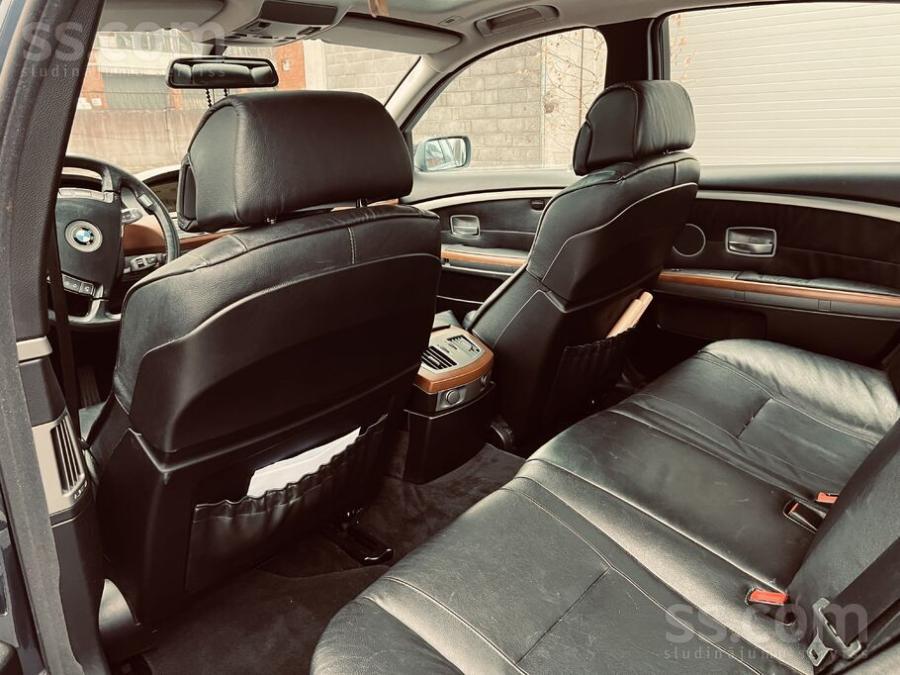 Blue BMW 735 2002 in Riga, with an engine capacity of 3.60 L and mileage of 195 thousand km for 3500 €, photo 10 on AUTOMOTO.COM.LV