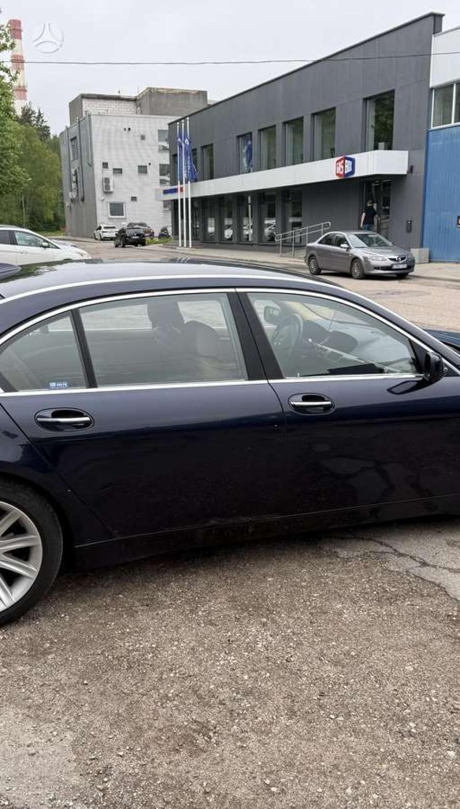 Zils BMW 735 2004 Viļņa, ar dzinēja tilpumu 3.60 L un nobraukumu 186 tūkst. km par 5000 €, foto 5 vietnē AUTOMOTO.COM.LV