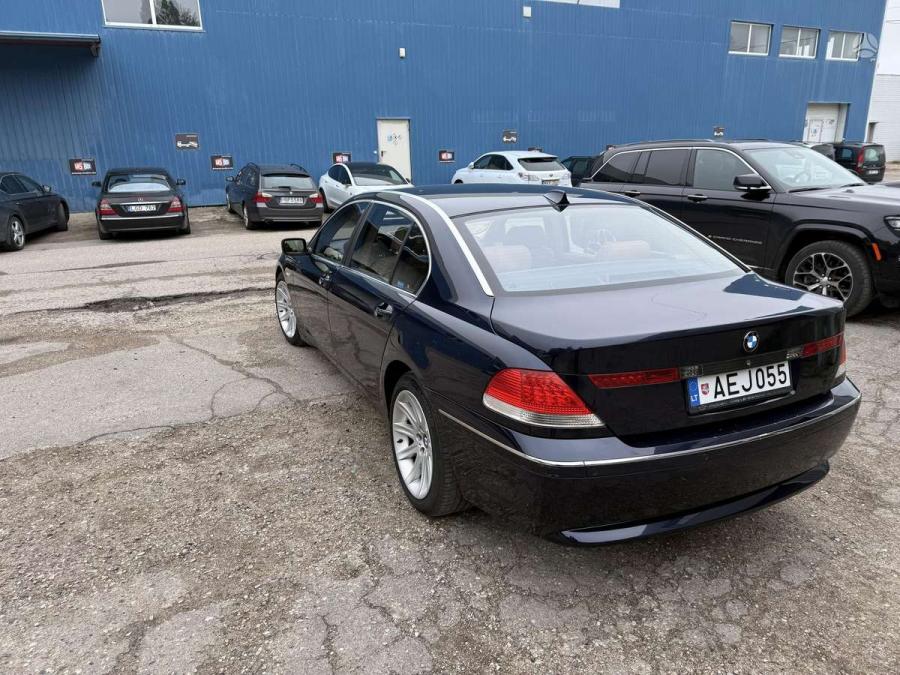 Zils BMW 735 2004 Viļņa, ar dzinēja tilpumu 3.60 L un nobraukumu 186 tūkst. km par 5000 €, foto 8 vietnē AUTOMOTO.COM.LV