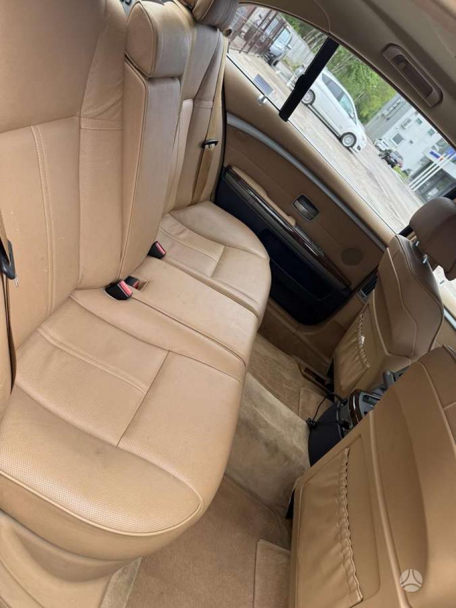 Zils BMW 735 2004 Viļņa, ar dzinēja tilpumu 3.60 L un nobraukumu 186 tūkst. km par 5000 €, foto 17 vietnē AUTOMOTO.COM.LV