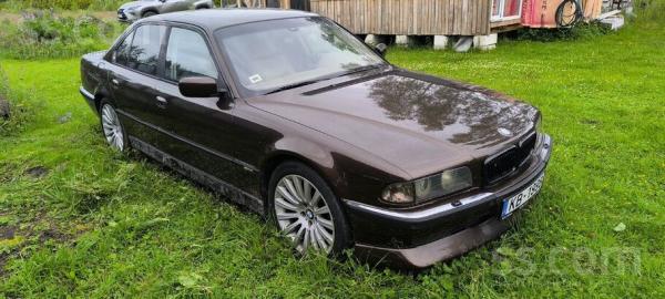 Brown BMW 735 1998 in Riga, with an engine capacity of 3.50 L and mileage of 260 thousand km for 2800 €, photo 1 on AUTOMOTO.COM.LV